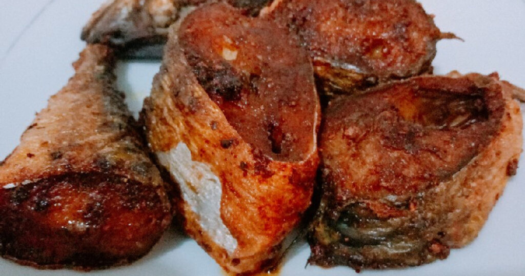 Fried Titus fish with no sauce – My Effizy Kitchen